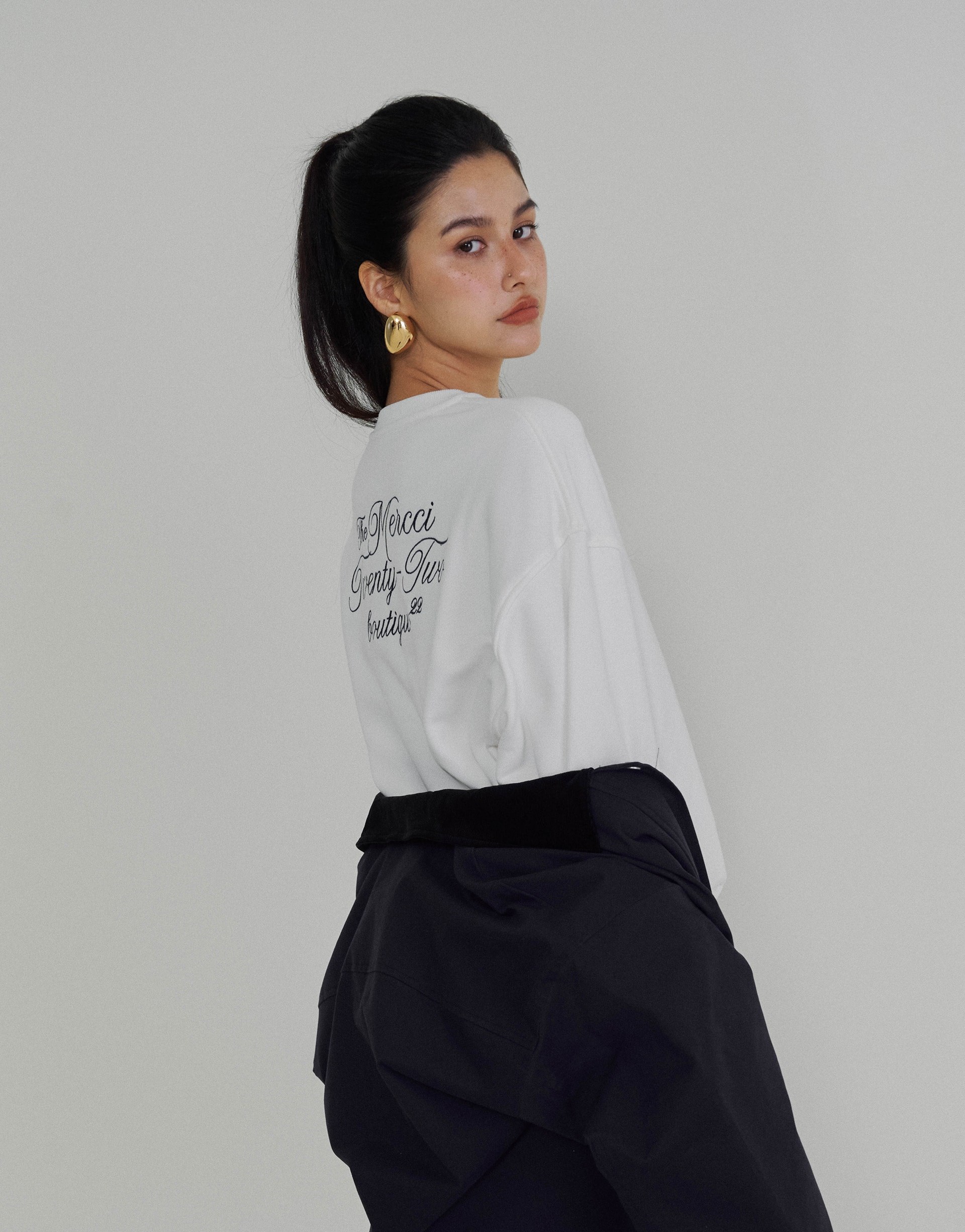 品牌Logo刺繡寬鬆衛衣(22) ｜ Mercci22 打造多元質感穿搭