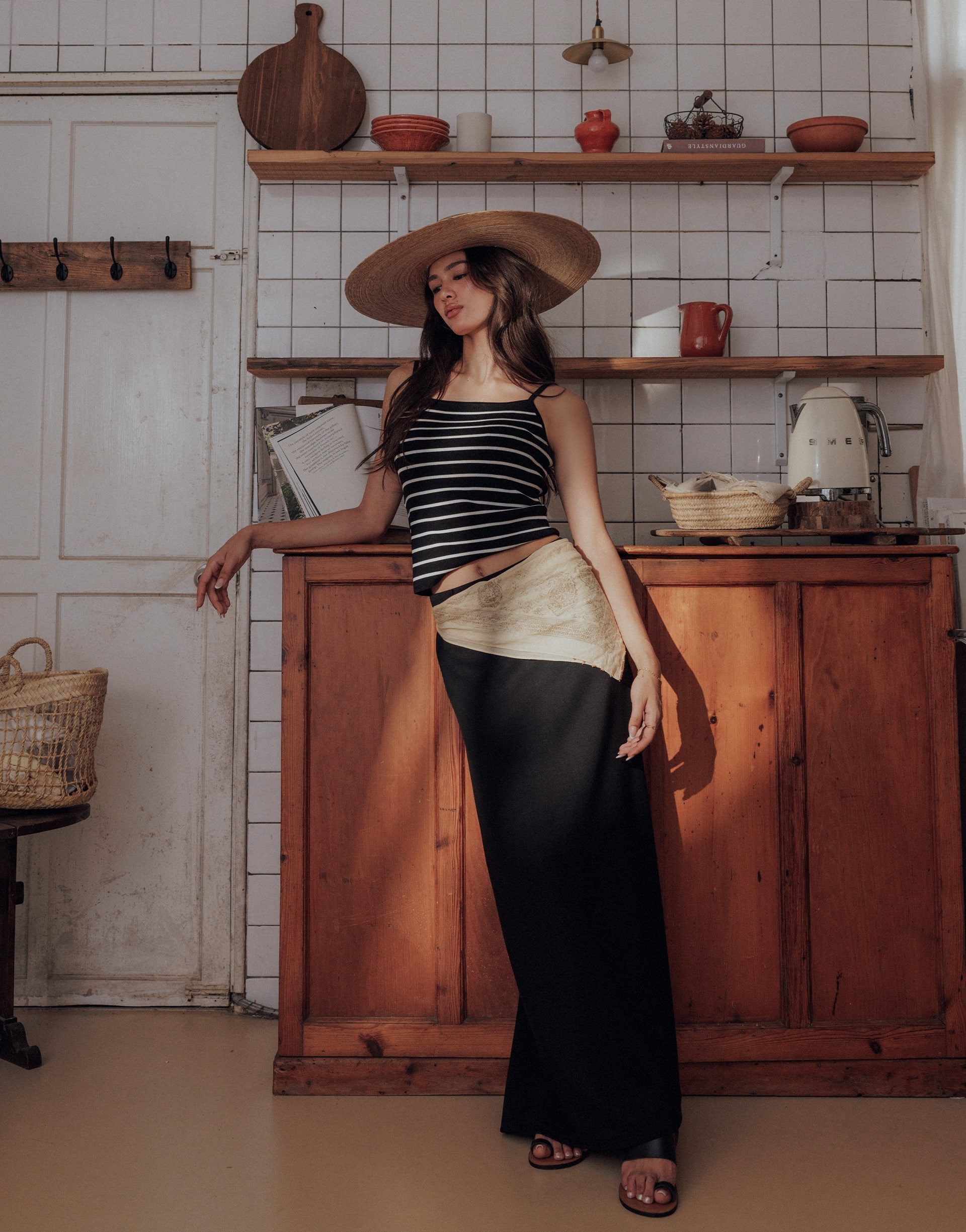 抽繩後開岔舒適長裙(22) ｜ Mercci22 打造多元質感穿搭