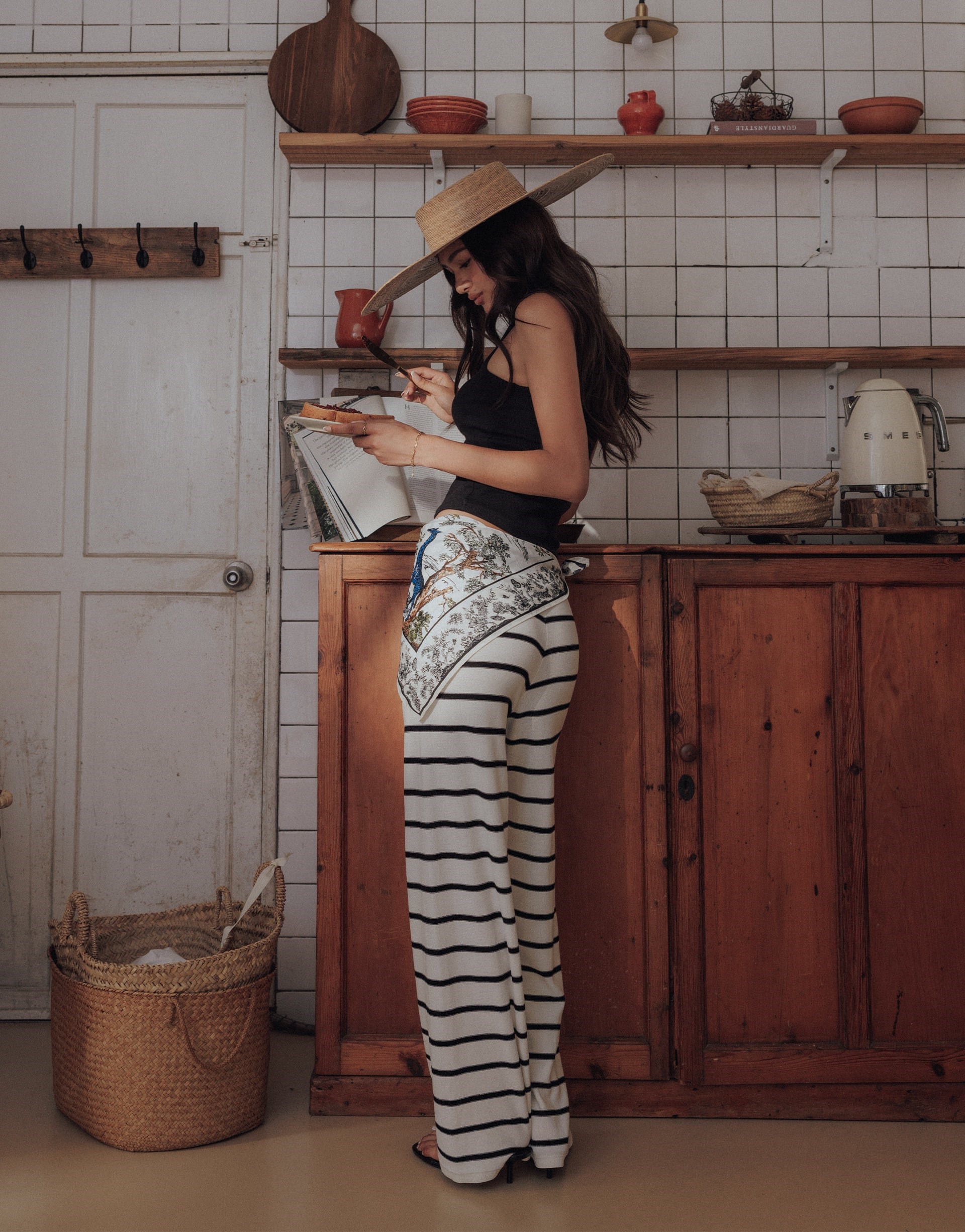 簡約橫紋針織長褲(22) ｜ Mercci22 打造多元質感穿搭